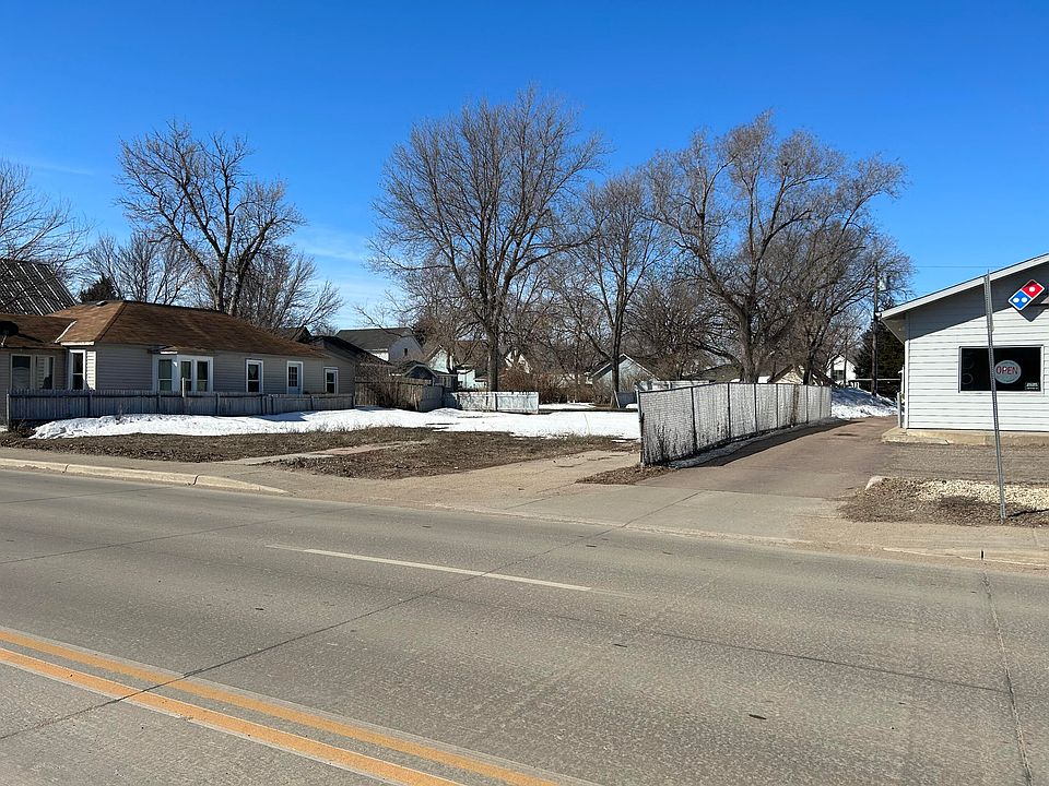 417 N Sanborn Blvd, Mitchell, SD 57301 | MLS #23-145 | Zillow