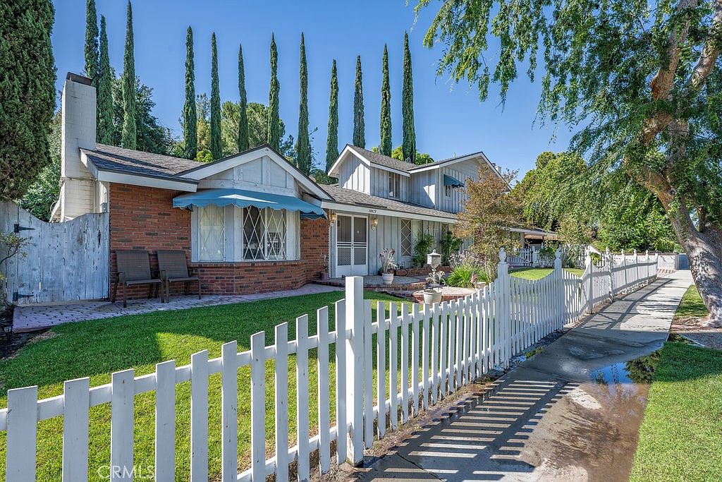 18872 Darter Dr, Santa Clarita, CA 91351 | MLS #SR25140259 | Zillow