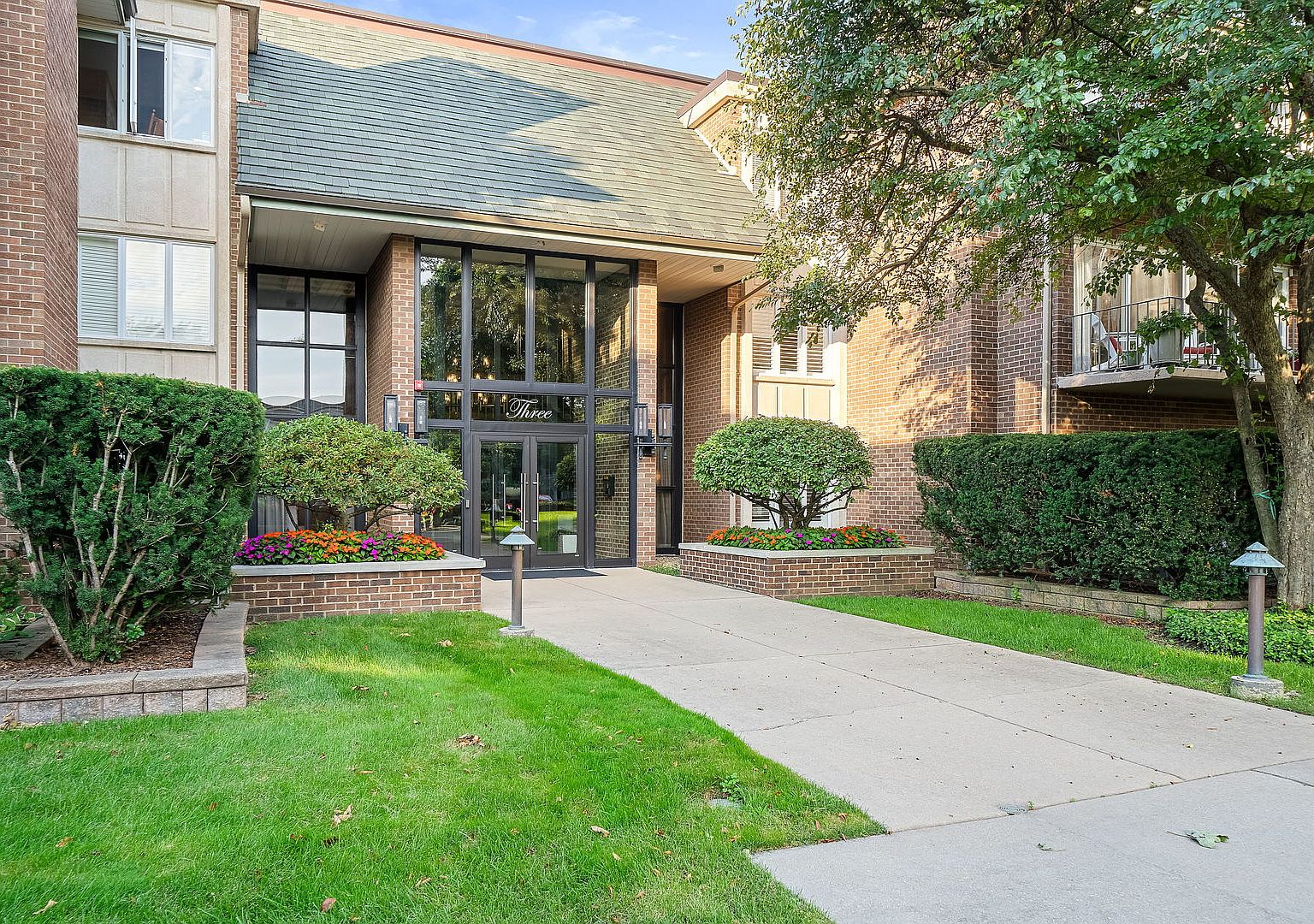 3 Oak Brook Club Dr APT D103, Oak Brook, IL 60523 | Zillow