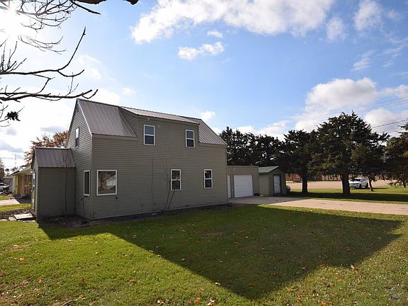 202 W Dakota St, Rosholt, SD 57260 | MLS #11223511 | Zillow