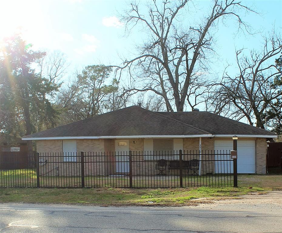 3910 Dickinson Ave, Dickinson, TX 77539 | Zillow