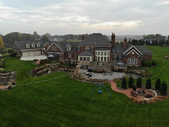 724 Woodridge Dr, Manitowoc, WI 54220 | MLS #1710183 | Zillow