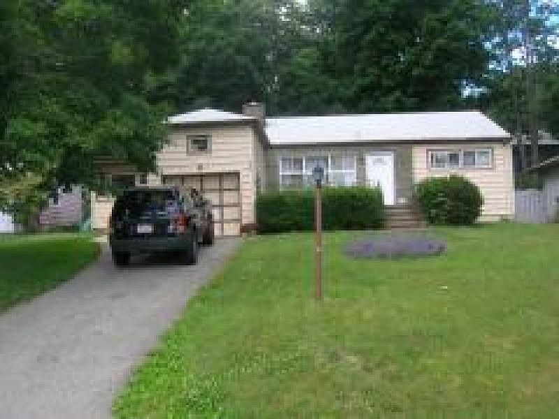 8 Portside Rd, Hopatcong, NJ 07843 | Zillow