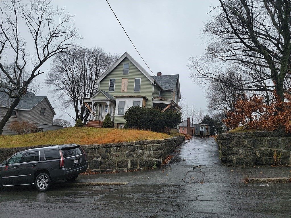 105 Bay View Ave, Lynn, MA 01902 | Zillow