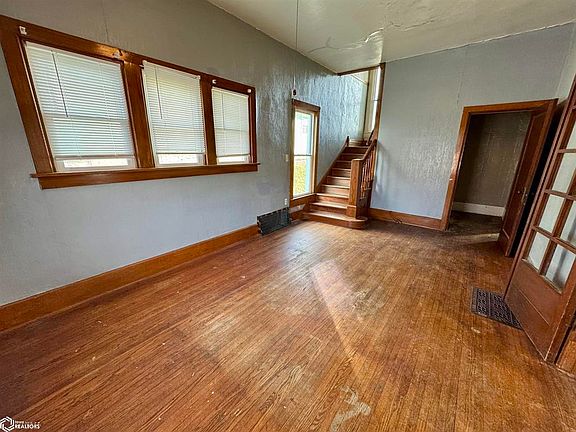 315 S Division St, Audubon, IA 50025 | MLS #6324299 | Zillow