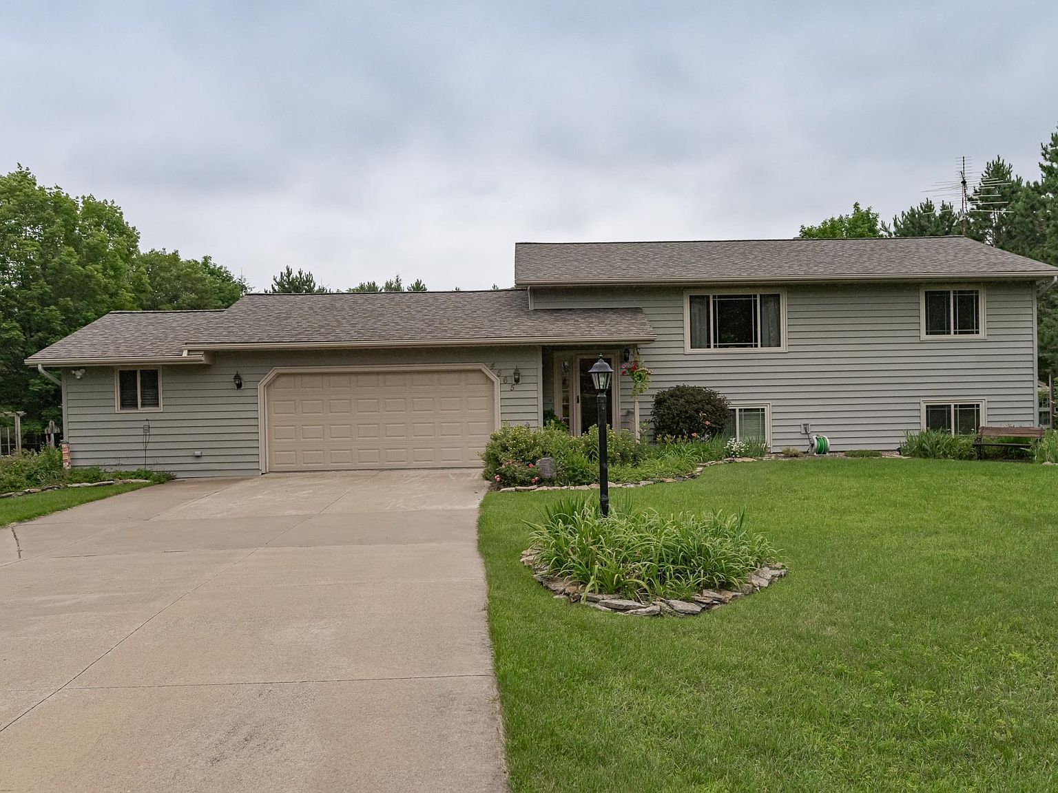 4565 Sandy Wood Ct SE, Rochester, MN 55904 | Zillow