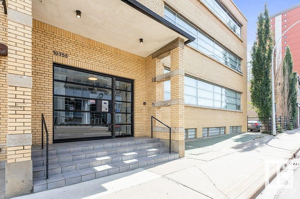 10355 105th St NW #302, Edmonton, AB T5J 1E8 | MLS #E4354500 | Zillow