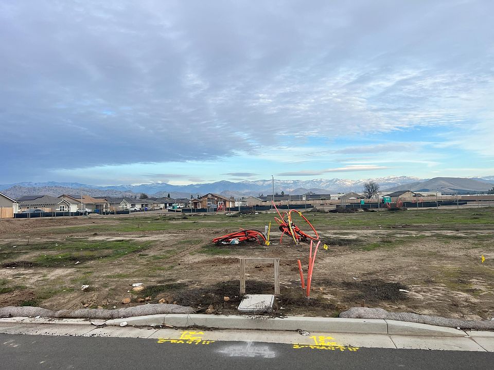 1092 S Chess Terrace Street, Porterville, CA 93257 | Zillow