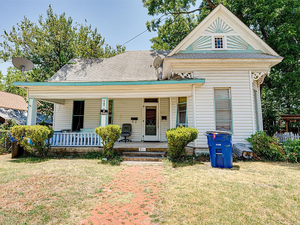 705 N Dallas St, Ennis, TX 75119 | Zillow