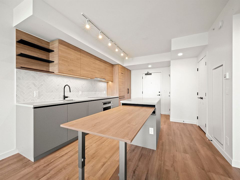 13428 105th Ave Surrey, BC, V3T1Z4 - Apartments for Rent | Zillow