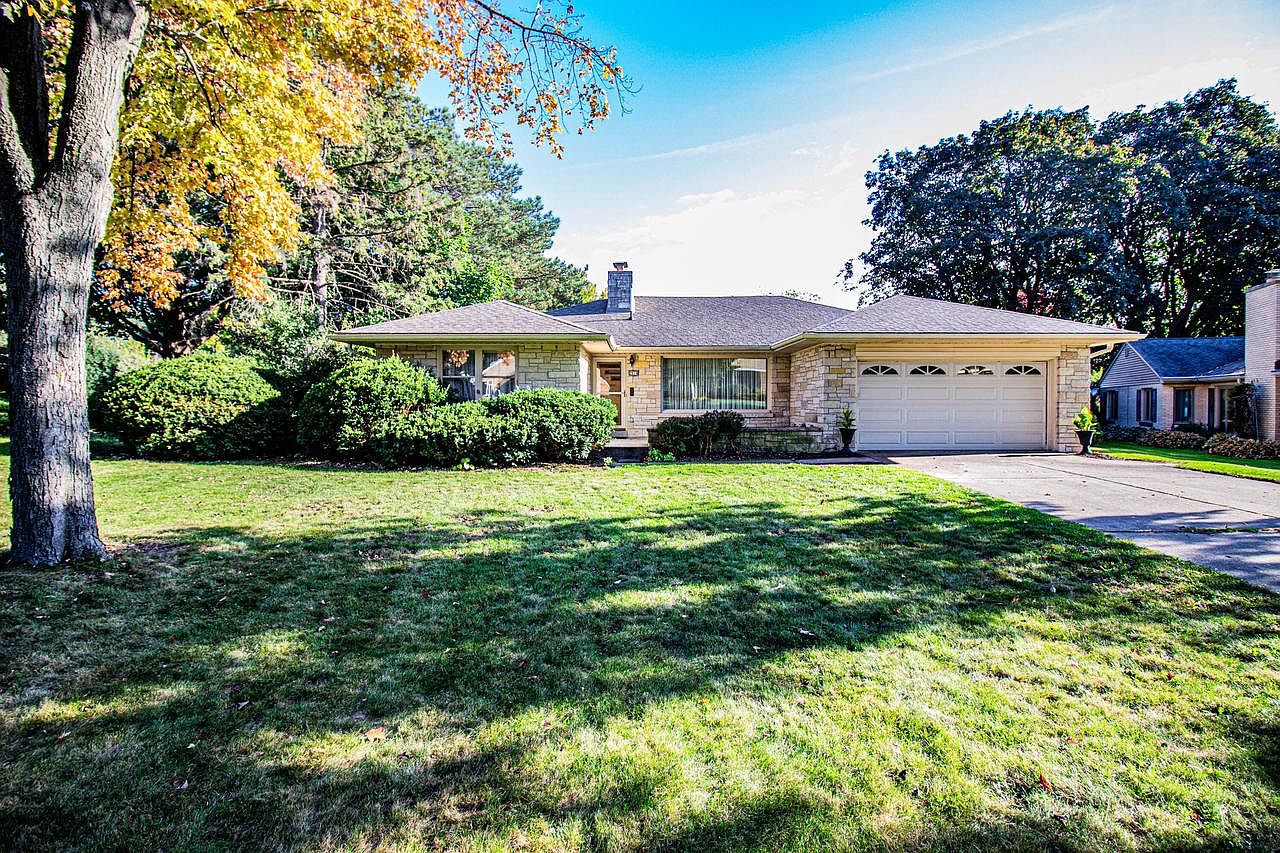 2814 North Colonial DRIVE, Milwaukee, WI 53222 | MLS #1854107 | Zillow