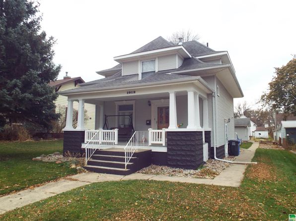 Sheldon IA Real Estate - Sheldon IA Homes For Sale | Zillow