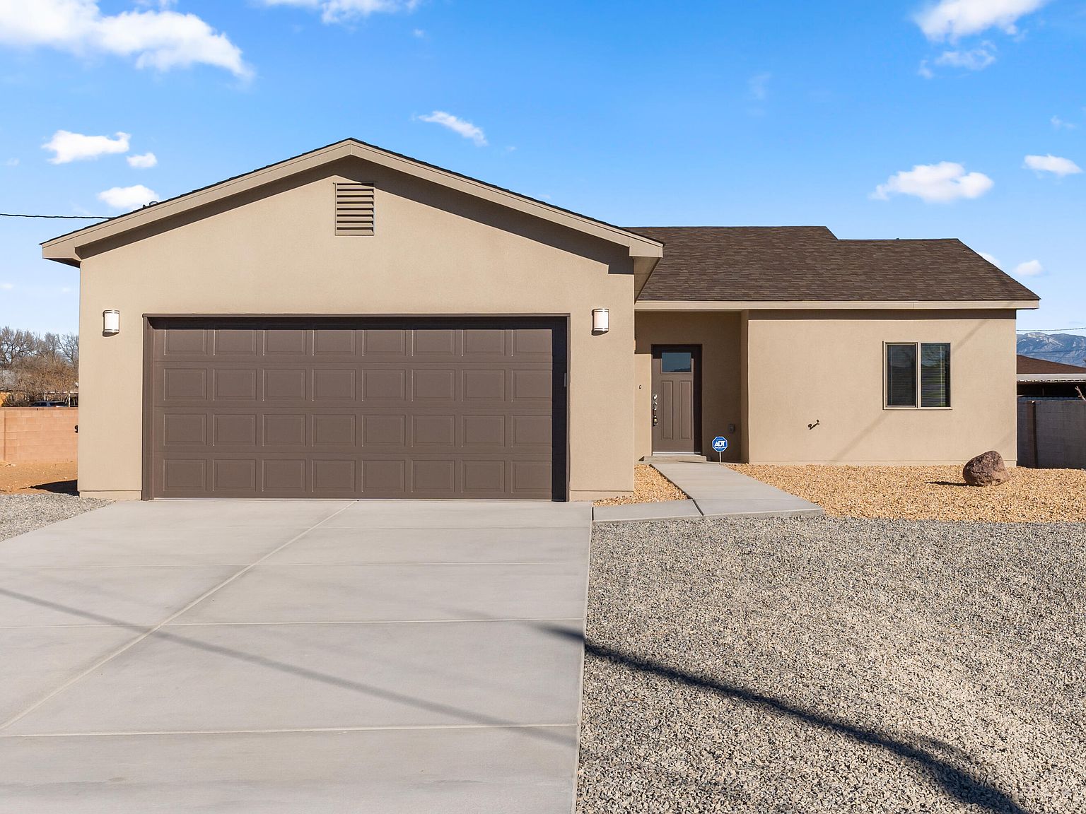 827 N 5th St, Belen, NM 87002 | Zillow
