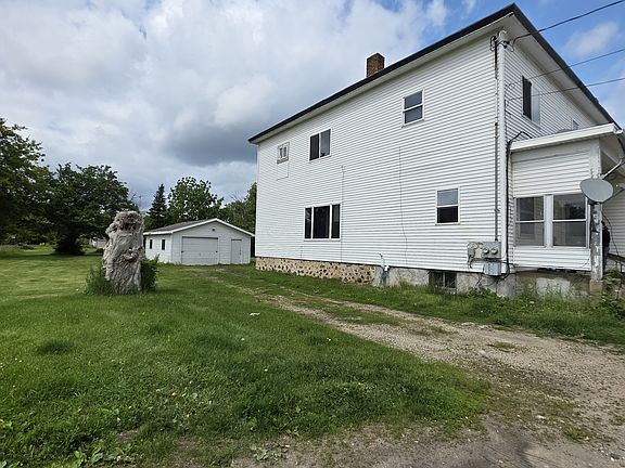 W6895 Main St #2, Van Dyne, WI 54979 | Zillow