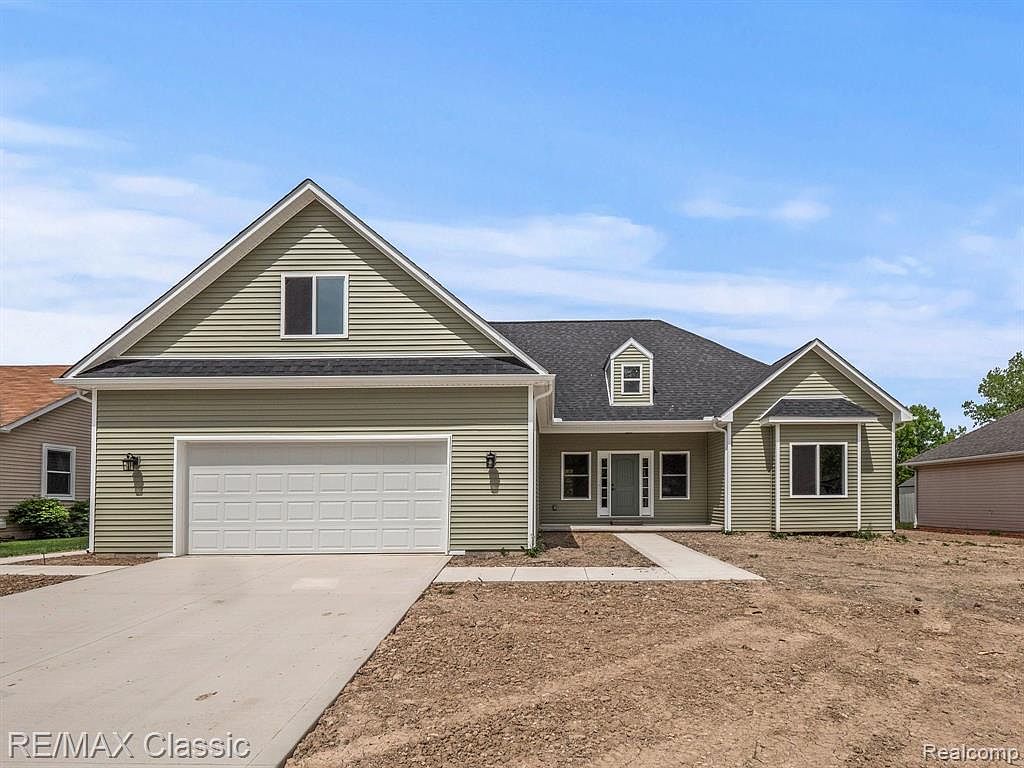 33184 Swallow Dr, Rockwood, MI 48173 | MLS #20230027654 | Zillow