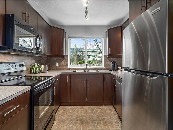 325 McIntosh Rd UNIT 2108, Kelowna, BC V1X 2C6 | Zillow