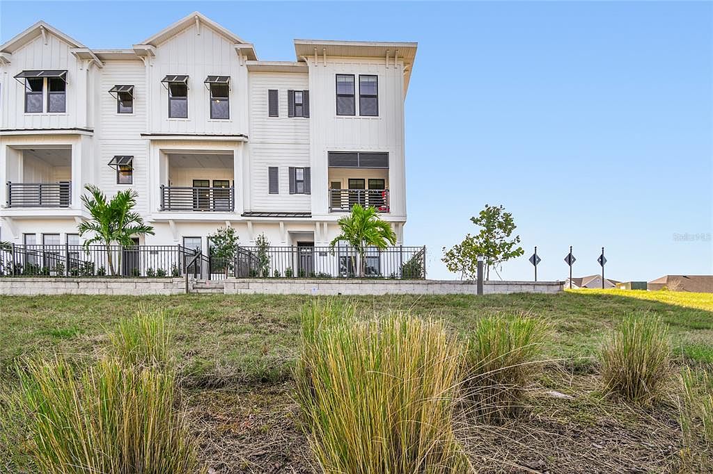 7200 Sutton Ln, Sarasota, FL 34240 | MLS #TB8454734 | Zillow