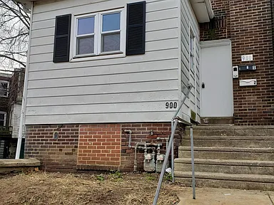 900 Clover Ln Chester PA | Zillow