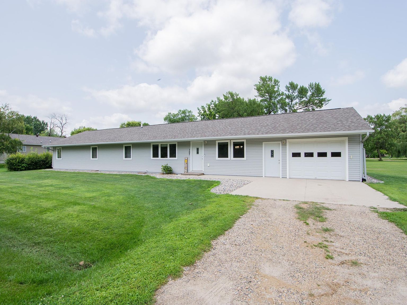 107 1st St, Campbell, MN 56522 | Zillow