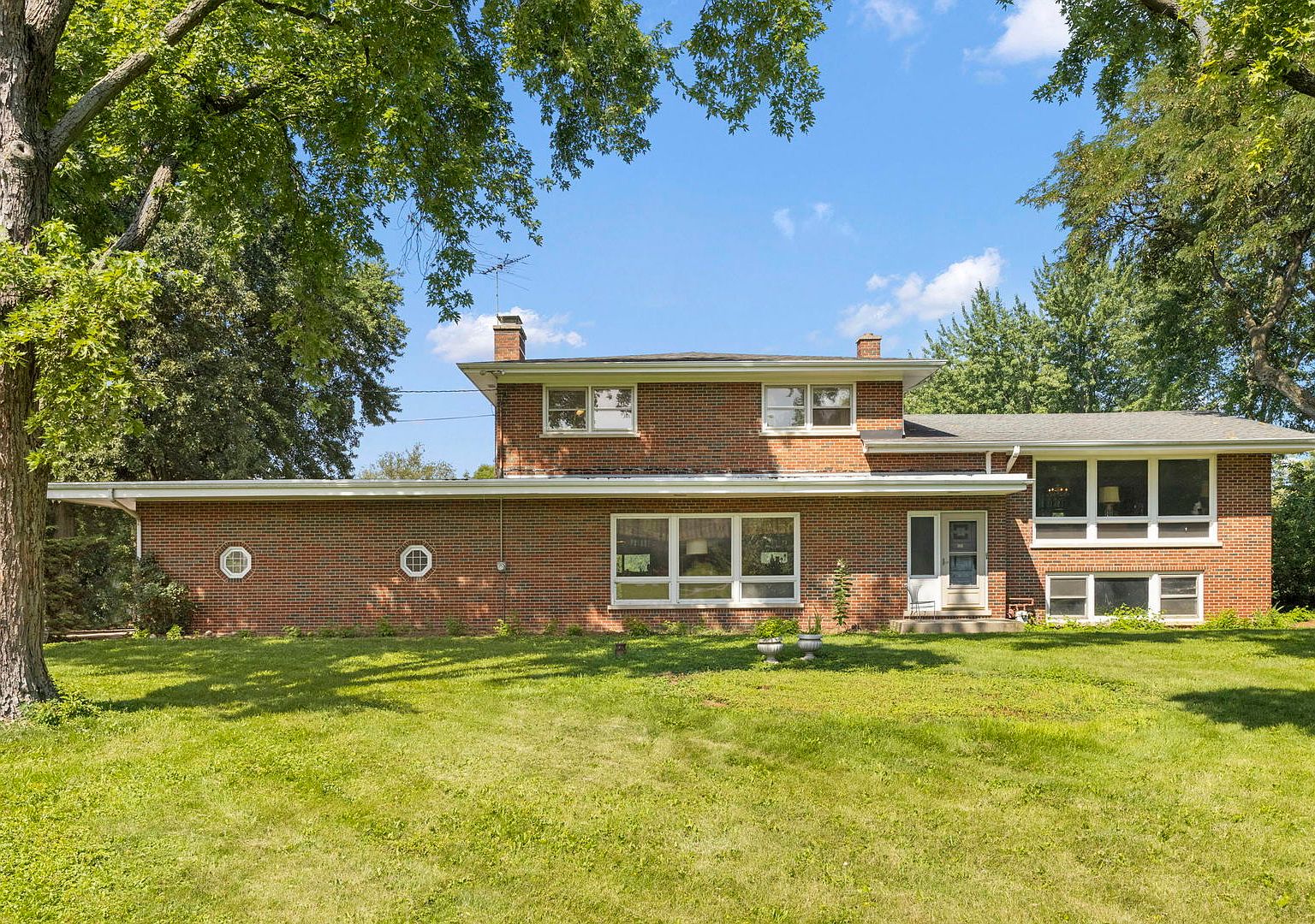 8S210 Wehrli Rd, Naperville, IL 60540 | MLS #11849087 | Zillow