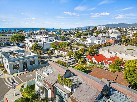 235 Ocean Park Blvd #2, Santa Monica, CA 90405 | MLS #AR25121537 | Zillow