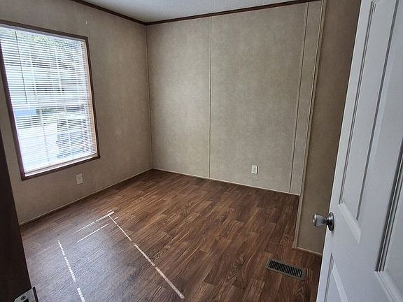 2431 Gena Ann Ln #GEN2431, Flint, MI 48504 | Zillow