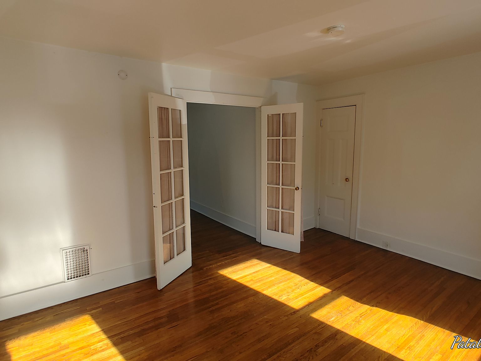 683 Meigs St #UP, Rochester, NY 14620 | Zillow