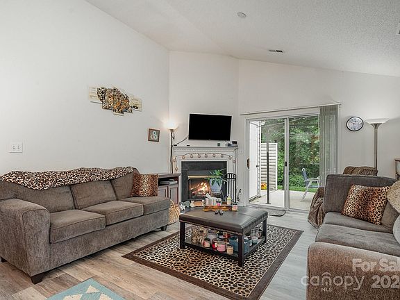 8957 Cinnabay Dr, Charlotte, NC 28216 | Zillow