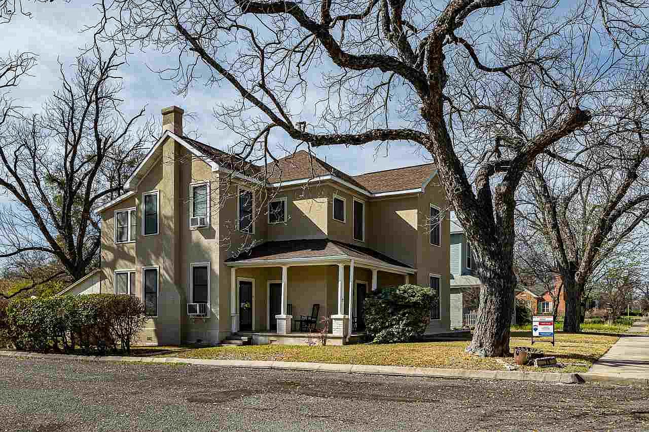 611 E Losoya St, Del Rio, TX 78840 | Zillow