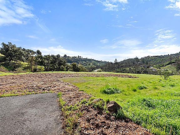 1033 Sundown Trl, Santa Rosa, CA 95404 | Zillow