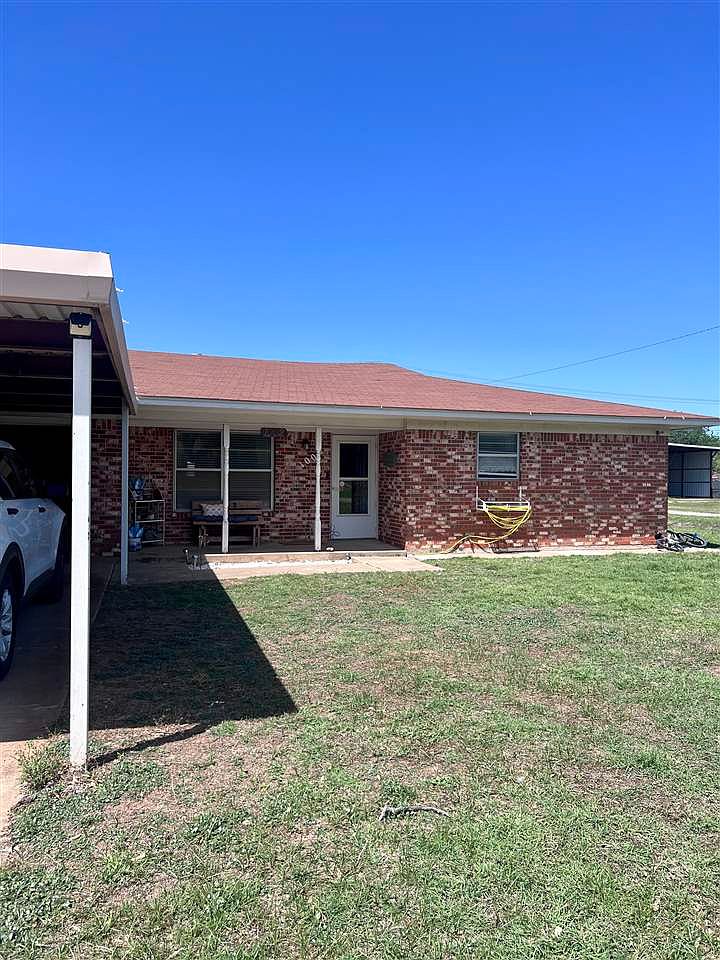 1002 W 5th St, Grandfield, OK 73546 | Zillow