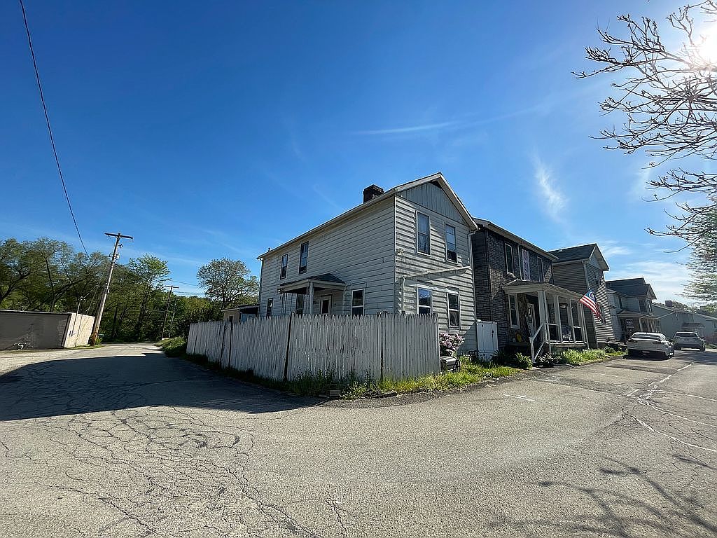 46 S Railroad St, Manor, PA 15665 | Zillow