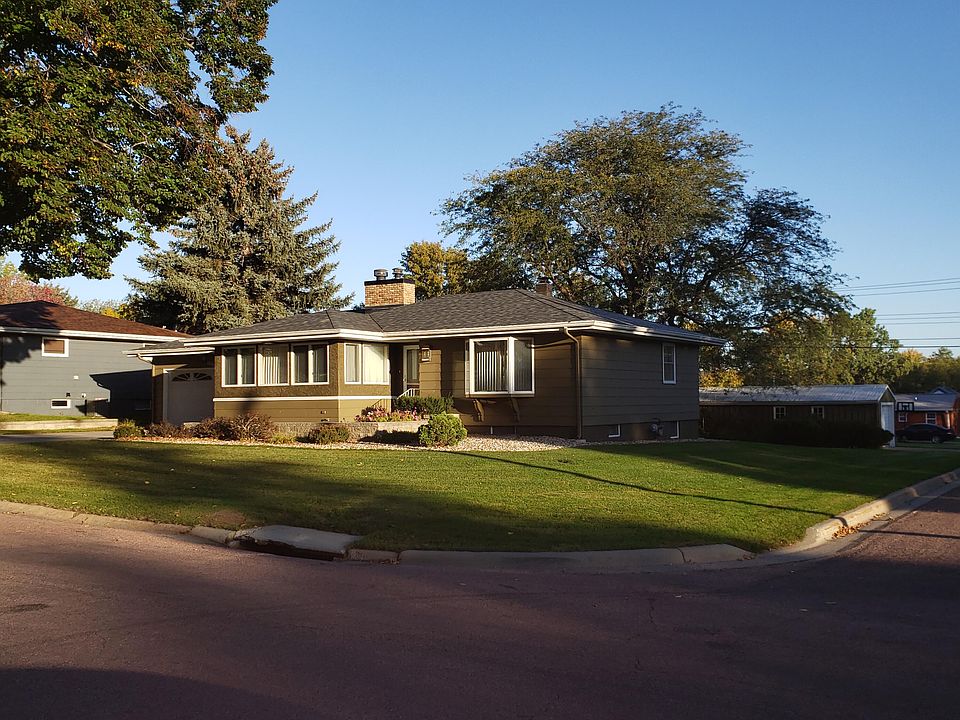 1000 W Ash Ave, Mitchell, SD 57301 | MLS #23-476 | Zillow