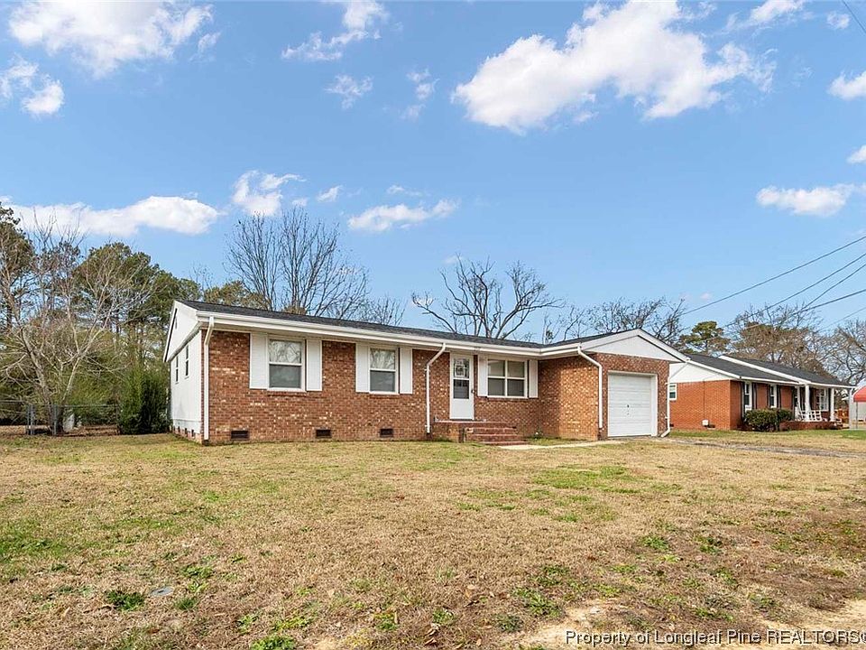 2517 E Brinkley Dr, Spring Lake, NC 28390 | Zillow