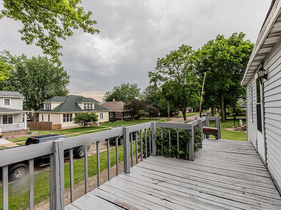 218 W Devlin St, Spring Valley, IL 61362 | Zillow