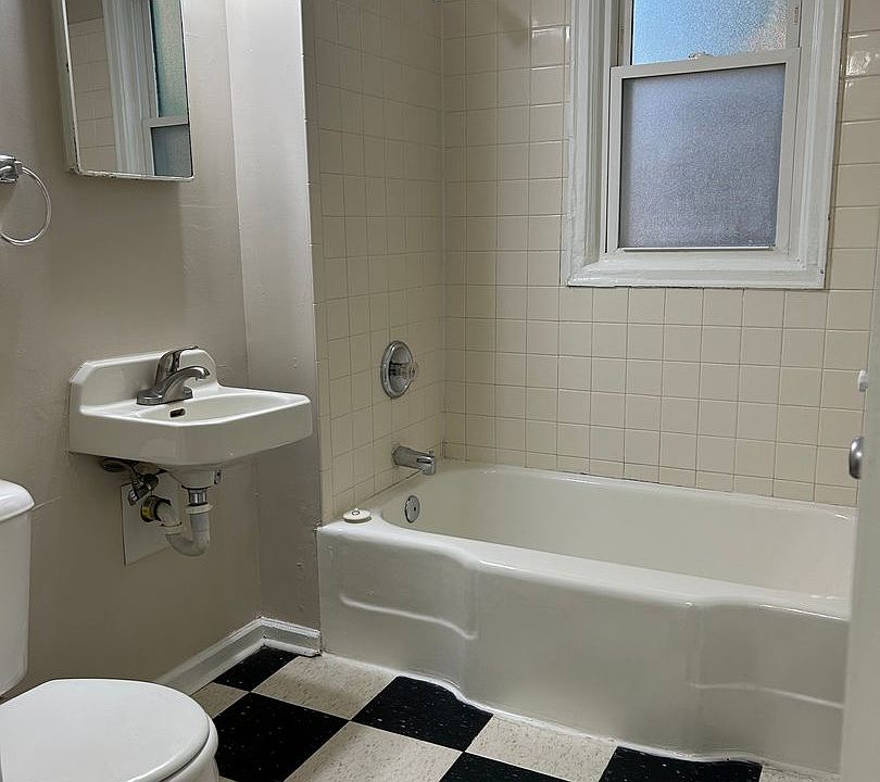 Hillside Court Apartments (306 N. 31st Ave.) - 306 N 31st Ave Omaha NE ...