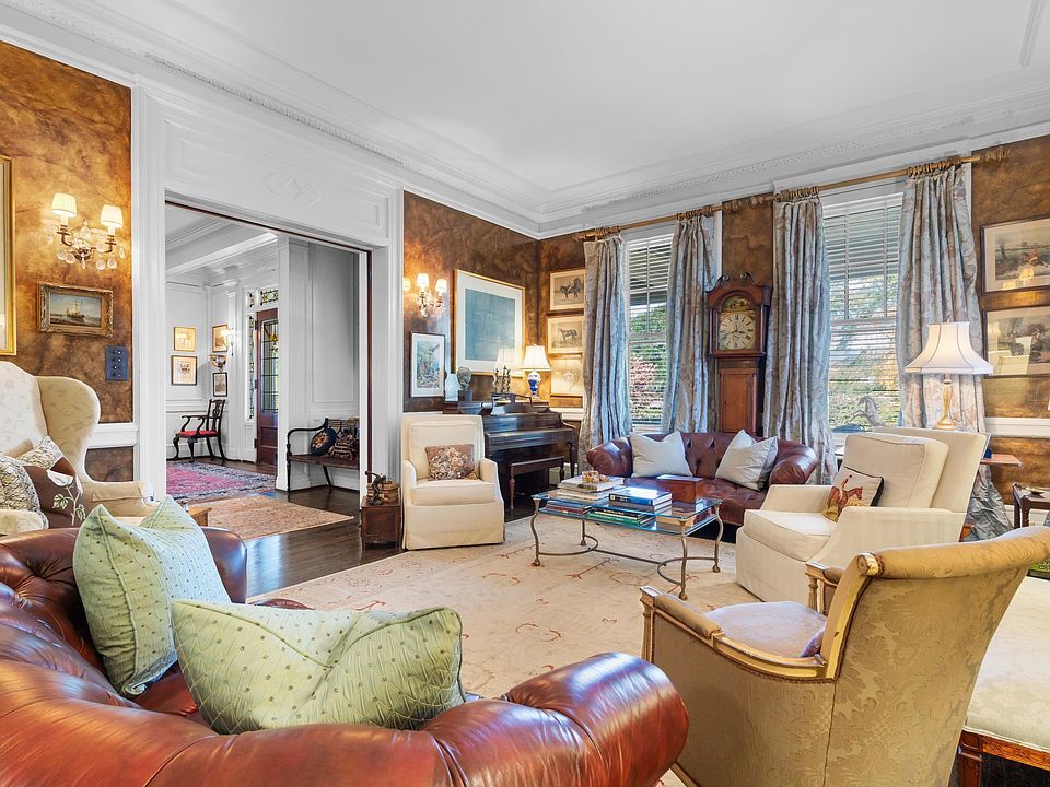 Stunning grand porches and indoor pool!! Historic C. 1918 estate in ...