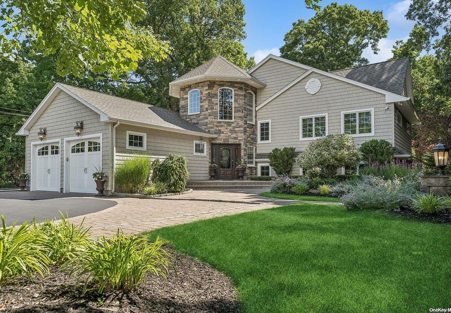 18 Gabriele Drive, East Norwich, NY 11732 | Zillow
