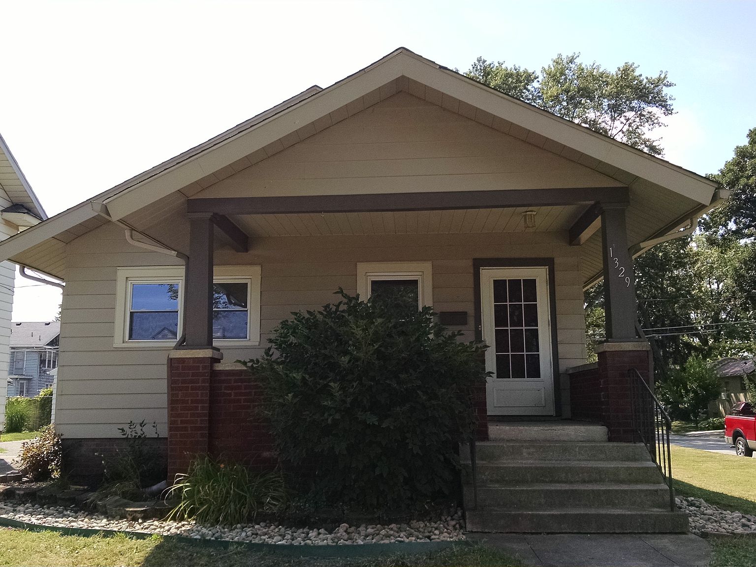 1329 Pemberton Dr, Fort Wayne, IN 46805 | Zillow