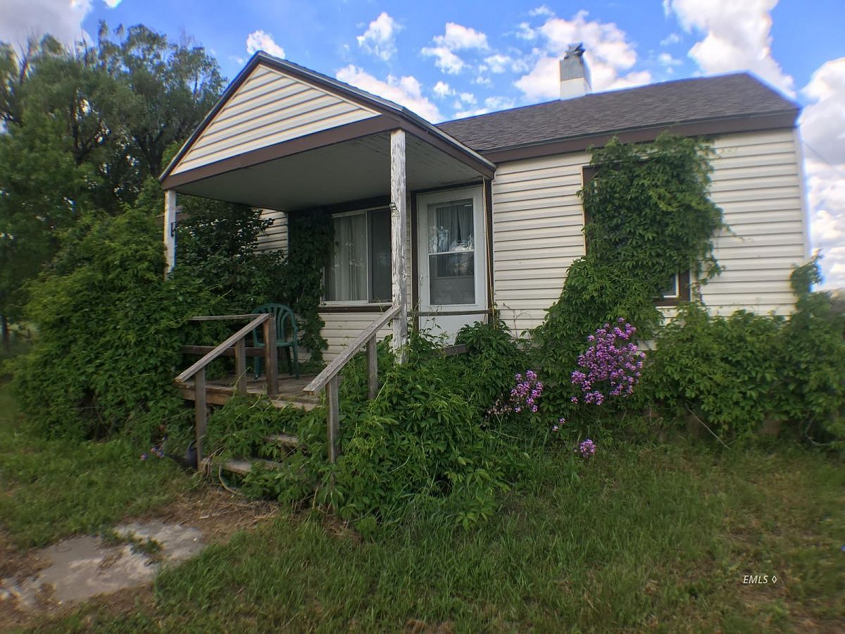 31 Wagon Wheel Ln, Kinsey, MT 59338 | Zillow