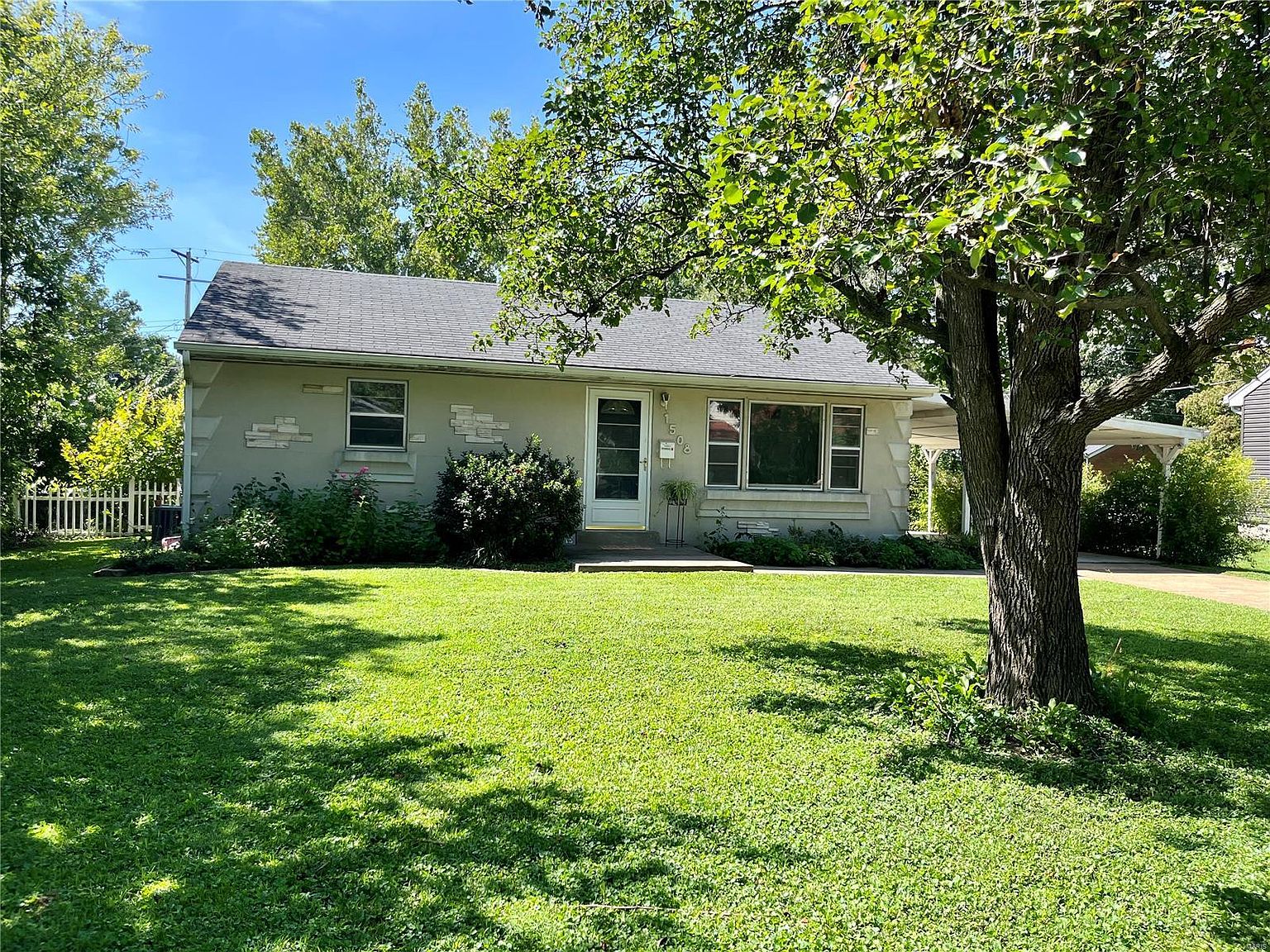1508 Meadow Circle Dr, Pacific, MO 63069 | Zillow
