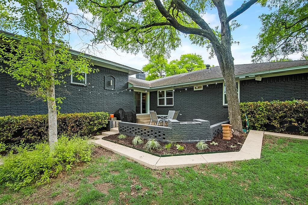 2443 Monaco Ln, Dallas, TX 75233 | Zillow