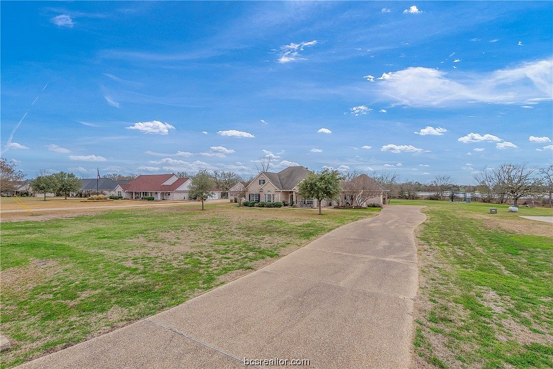5784 Easterling Dr, Bryan, TX 77808 | MLS #24000915 | Zillow