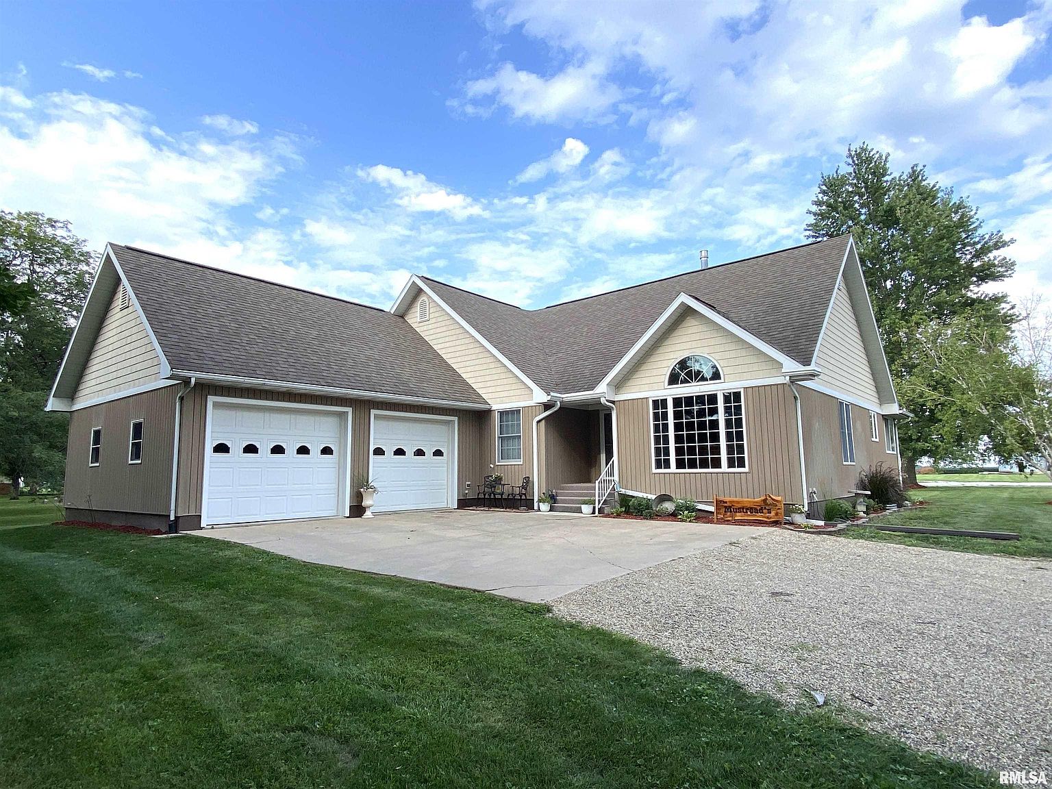 240 S Main St, Smithfield, IL 61477 | Zillow