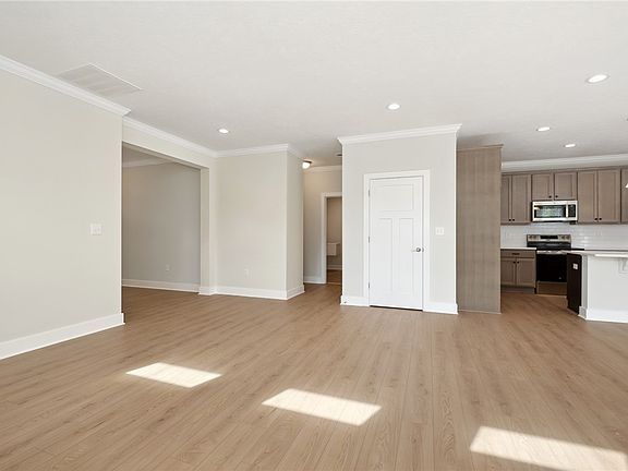 1027 Lakeshore Dr, Baden, PA 15005 | MLS #1673444 | Zillow