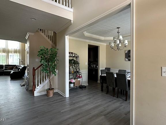 569 Wooded Falls Rd, Middletown, KY 40243 | Zillow