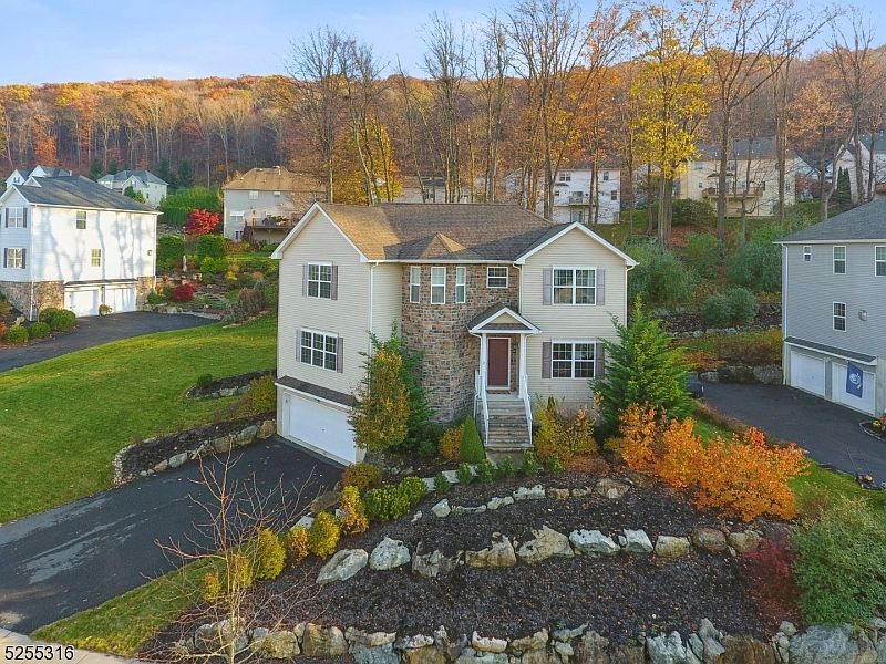 3 Locust Ct, Hackettstown, NJ 07840 | MLS #3874117 | Zillow