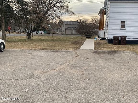 548 Emory St, Howard City, MI 49329 | Zillow