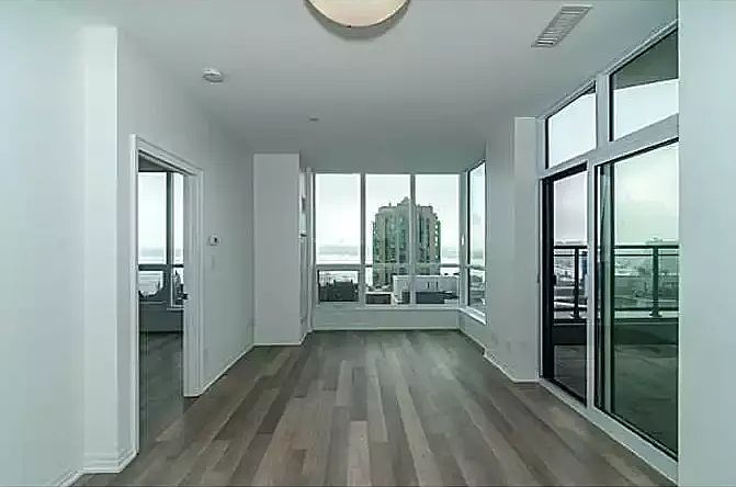 55 Mulcaster St #311, Barrie, ON L4M 0J4 | Zillow