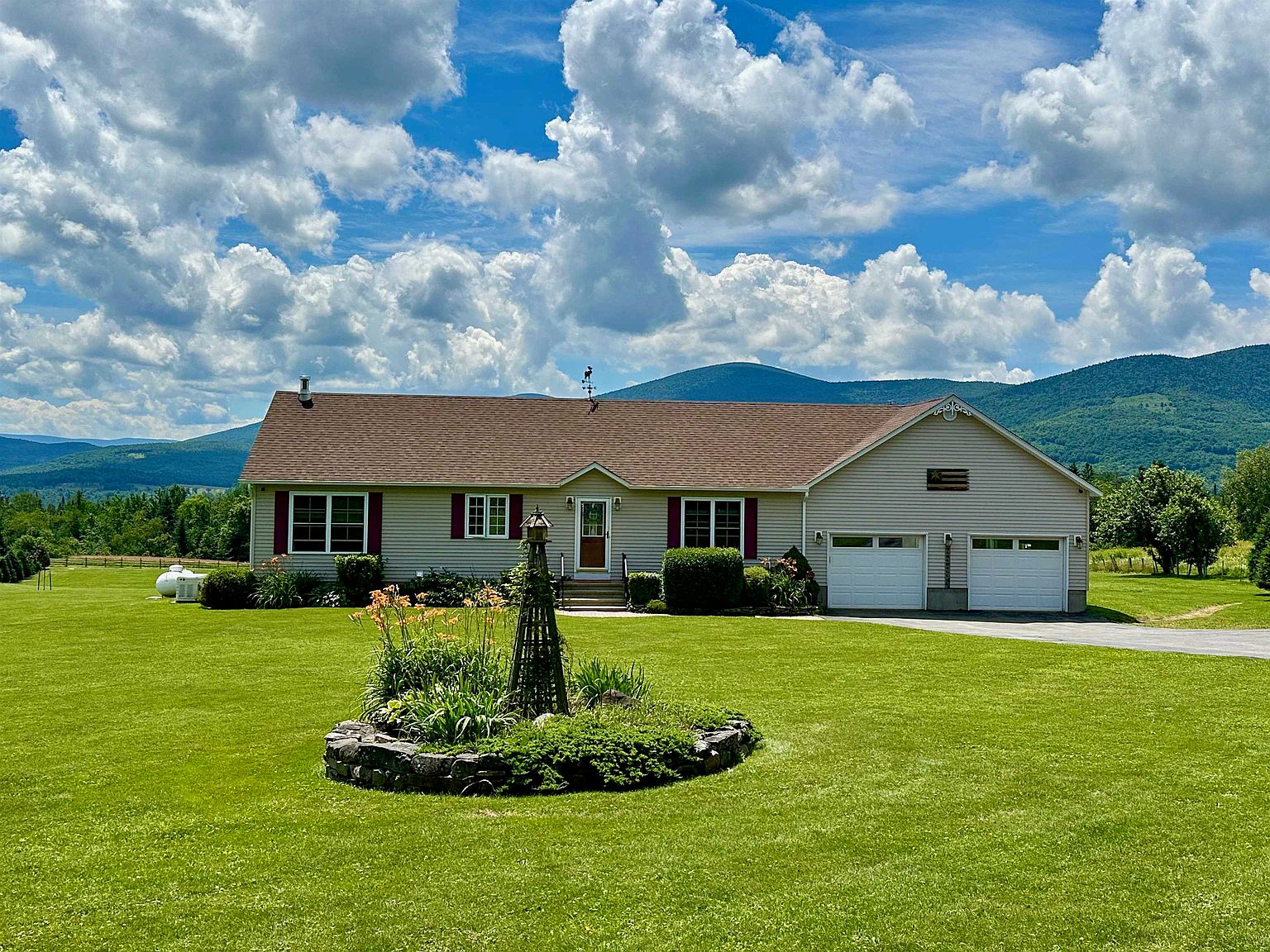 750 Fish Pond Road, Columbia, NH 03576 | Zillow